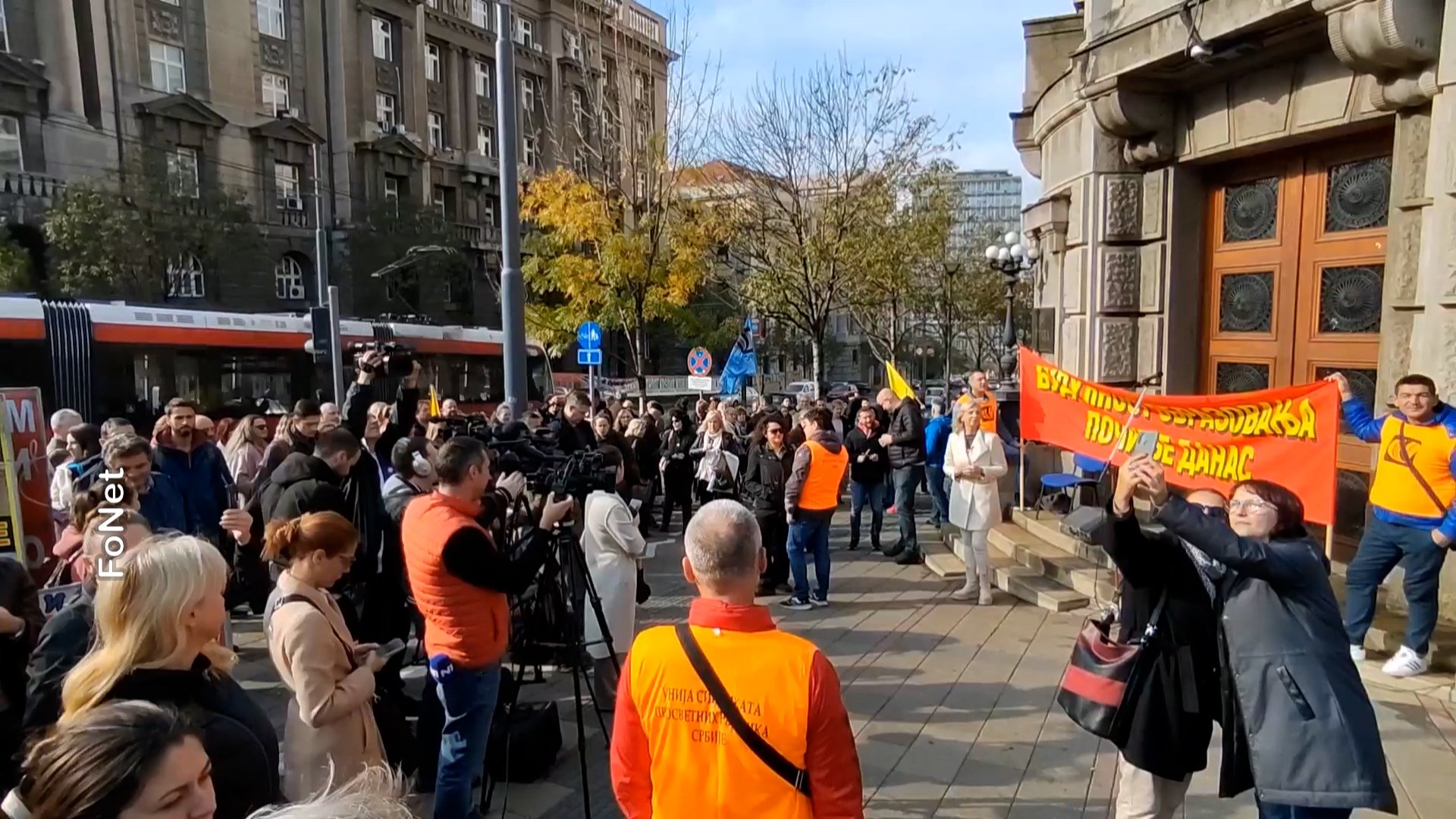 Unija sindikata prosvetnih radnika traži veće plate | KTV