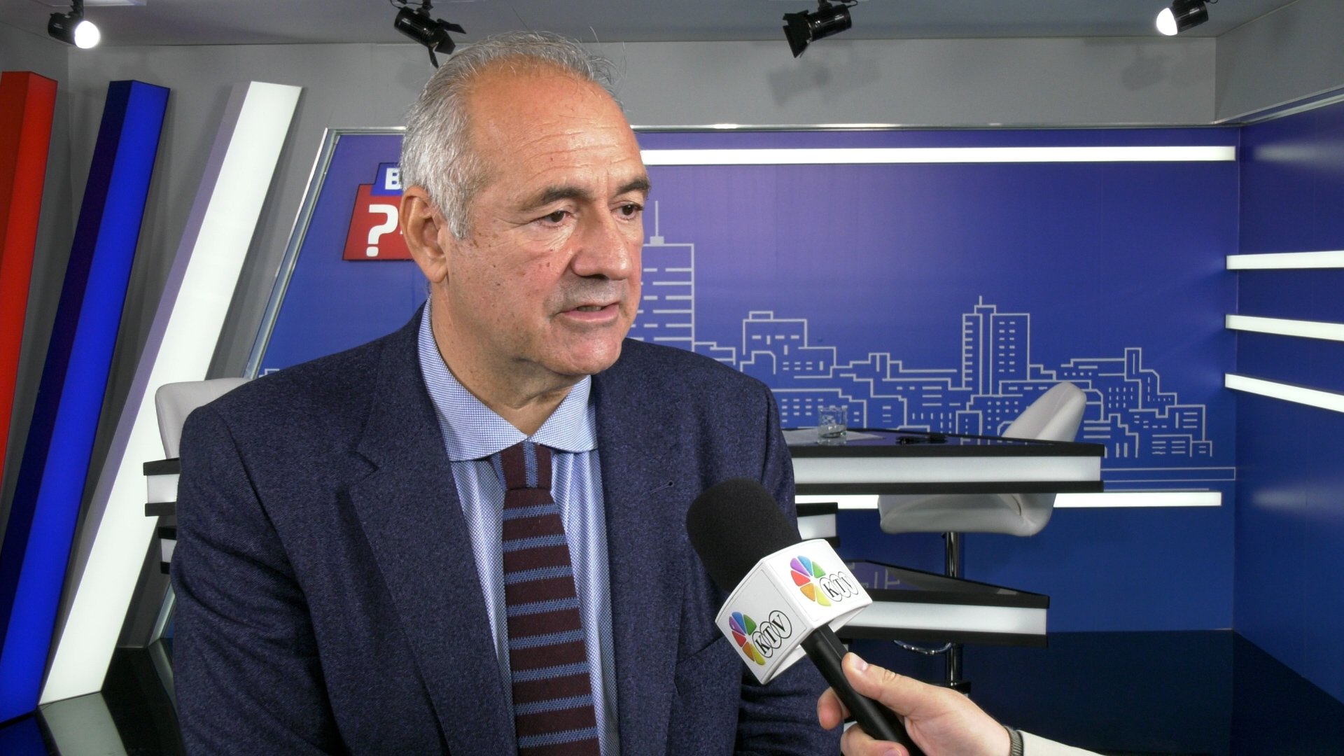 Milo Lompar o tome da li je neujedinjenjem desnice učinjena usluga ...