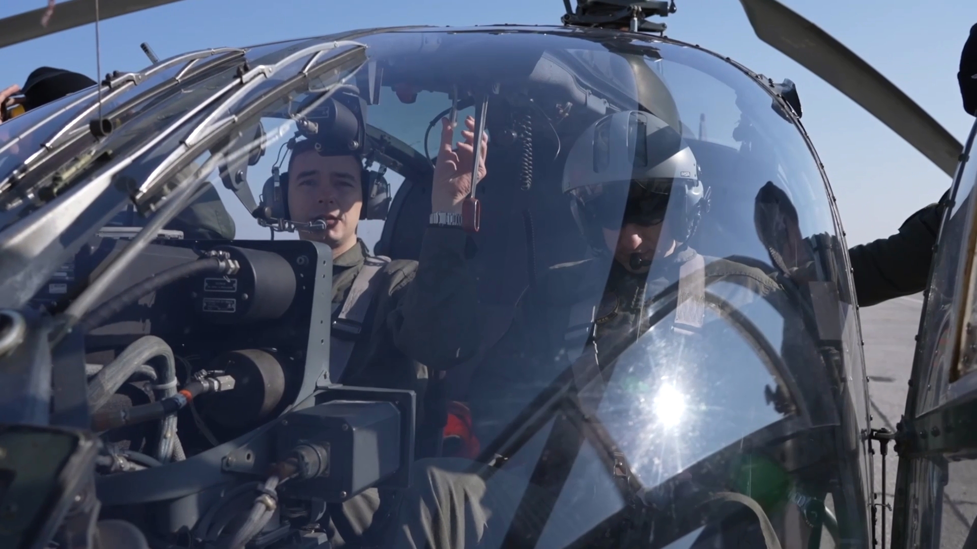 Obuka budućih pilota helikoptera Vojske Srbije | KTV